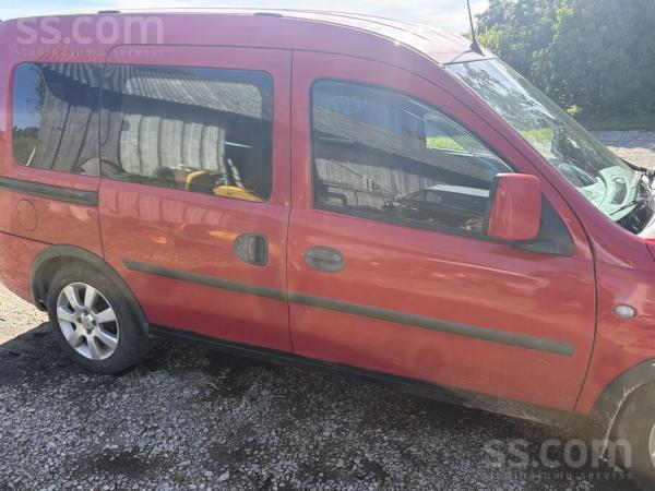 Sarkans Opel Combo 2007 Liepāja, ar dzinēja tilpumu 1.30 L un nobraukumu 394 tūkst. km par 1200 €, foto 2 vietnē AUTOMOTO.COM.LV