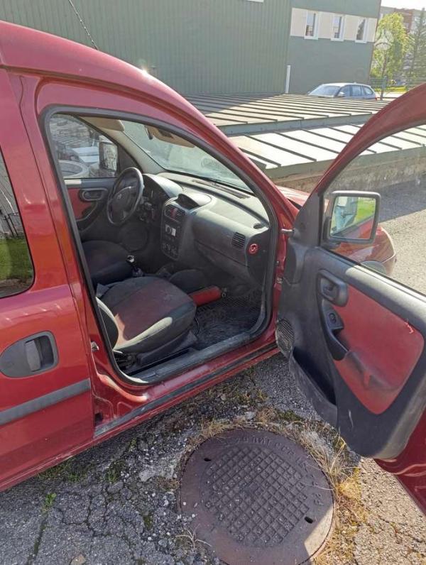 Red Opel Combo 2006 in Plunge, with an engine capacity of 1.25 L and mileage of 0 thousand km for 650 €, photo 1 on AUTOMOTO.COM.LV