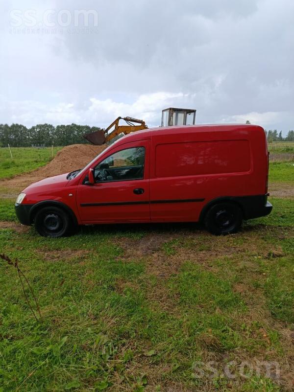 Red Opel Combo 2007 in Riga, with an engine capacity of 1.30 L and mileage of 336 thousand km for 1800 €, photo 2 on AUTOMOTO.COM.LV