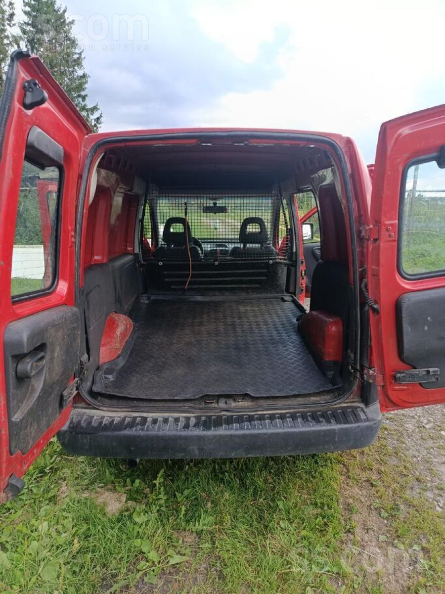 Red Opel Combo 2007 in Riga, with an engine capacity of 1.30 L and mileage of 336 thousand km for 1800 €, photo 6 on AUTOMOTO.COM.LV