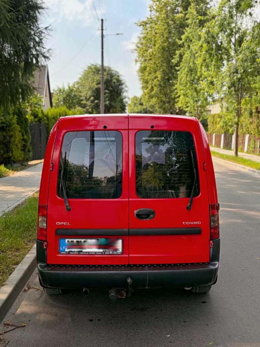 Sarkans Opel Combo 2010 Viļņa, ar dzinēja tilpumu 1.36 L un nobraukumu 175 tūkst. km par 1850 €, foto 4 vietnē AUTOMOTO.COM.LV