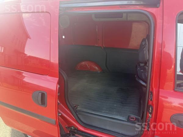 Sarkans Opel Combo 2011 Rēzekne, ar dzinēja tilpumu 1.30 L un nobraukumu 265 tūkst. km par 2200 €, foto 6 vietnē AUTOMOTO.COM.LV