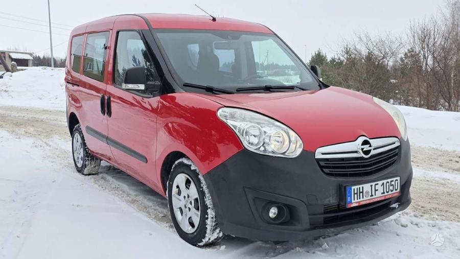 Red Opel Combo 2014 in Klaipeda, with an engine capacity of 1.60 L and mileage of 275 thousand km for 4290 €, photo 7 on AUTOMOTO.COM.LV