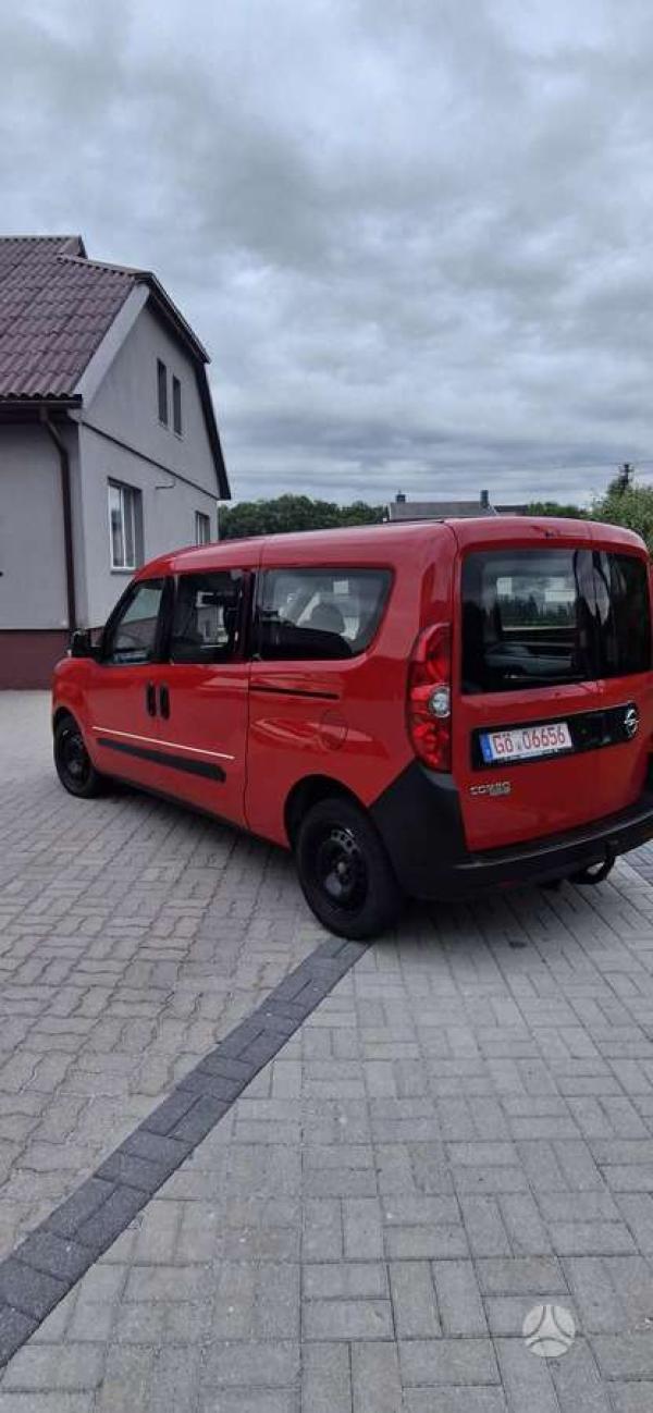 Red Opel Combo 2017 in Siauliai, with an engine capacity of 1.60 L and mileage of 22215 thousand km for 5700 €, photo 9 on AUTOMOTO.COM.LV