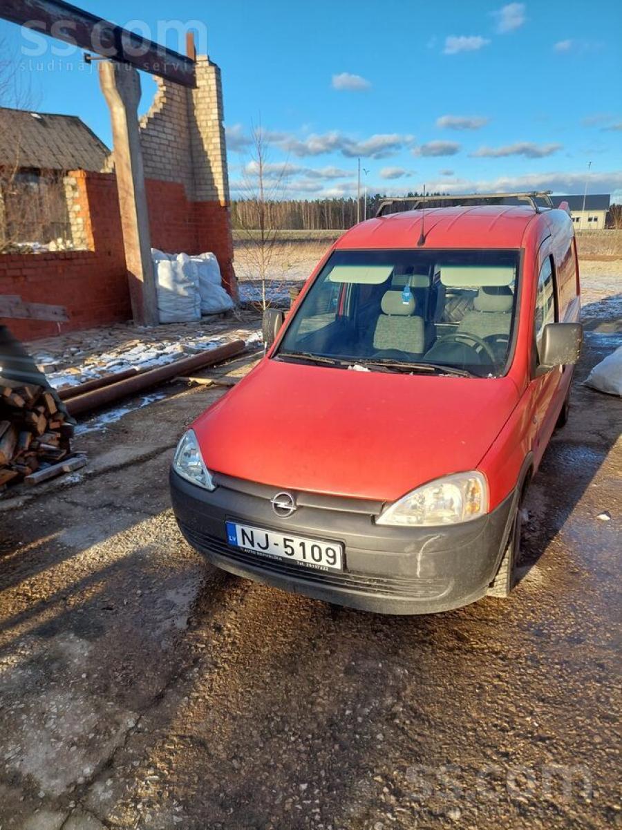 Red Opel Combo 2005 in Valmiera, with an engine capacity of 1.40 L and mileage of 158 thousand km for 1000 €, photo 2 on AUTOMOTO.COM.LV