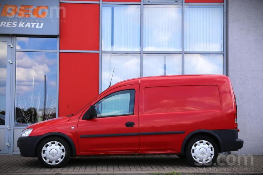 Red Opel Combo 2011 in Riga, with an engine capacity of 1.20 L and mileage of 128 thousand km for 2795 €, photo 3 on AUTOMOTO.COM.LV