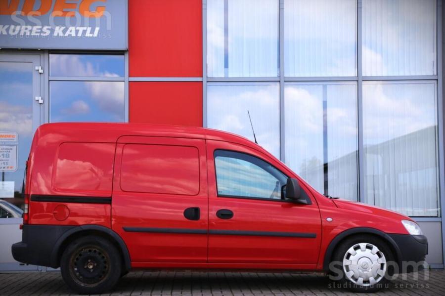 Red Opel Combo 2011 in Riga, with an engine capacity of 1.20 L and mileage of 128 thousand km for 2795 €, photo 4 on AUTOMOTO.COM.LV