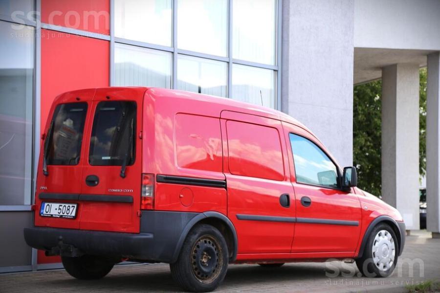 Red Opel Combo 2011 in Riga, with an engine capacity of 1.20 L and mileage of 128 thousand km for 2795 €, photo 7 on AUTOMOTO.COM.LV