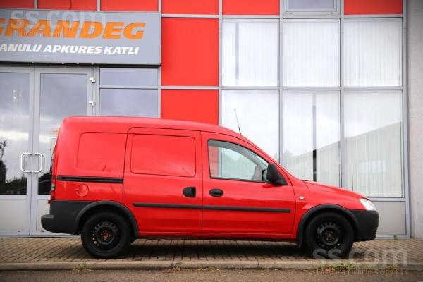 Opel Combo 2011 Rīga vietnē Sarkans Opel Combo 2011 Rīga, ar dzinēja tilpumu 1.20 L un nobraukumu 265 tūkst. km par 2195 €, foto 4 vietnē AUTOMOTO.COM.LV