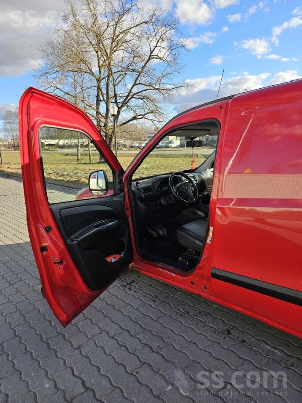 Sarkans Opel Combo 2012 Aizkraukle, ar dzinēja tilpumu 1.60 L un nobraukumu 390 tūkst. km par 2000 €, foto 1 vietnē AUTOMOTO.COM.LV