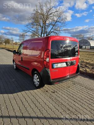 Red Opel Combo 2012 in Aizkraukle, with an engine capacity of 1.60 L and mileage of 390 thousand km for 2000 €, photo 3 on AUTOMOTO.COM.LV
