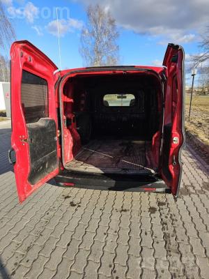 Red Opel Combo 2012 in Aizkraukle, with an engine capacity of 1.60 L and mileage of 390 thousand km for 2000 €, photo 5 on AUTOMOTO.COM.LV