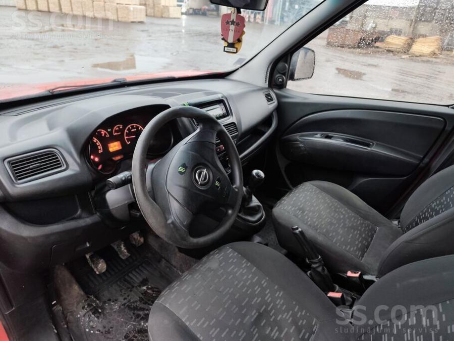 Sarkans Opel Combo 2015 Jēkabpils, ar dzinēja tilpumu 1.30 L un nobraukumu 331 tūkst. km par 2300 €, foto 6 vietnē AUTOMOTO.COM.LV