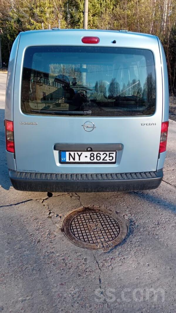 Opel Combo 2006 Rīga, ar dzinēja tilpumu 1.70 L un nobraukumu 247 tūkst. km par 3300 €, foto 4 vietnē AUTOMOTO.COM.LV