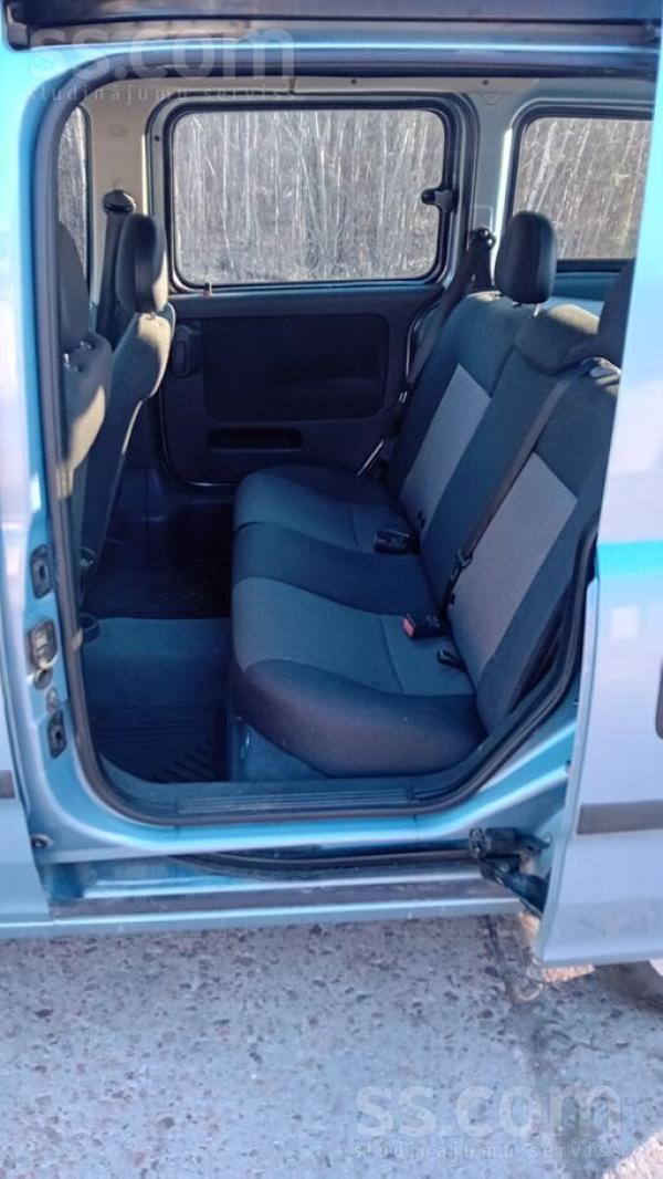 Opel Combo 2006 Rīga, ar dzinēja tilpumu 1.70 L un nobraukumu 247 tūkst. km par 3300 €, foto 8 vietnē AUTOMOTO.COM.LV