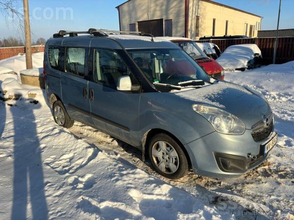 Opel Combo 2012 in Cesis, with an engine capacity of 1.60 L and mileage of 289 thousand km for 1500 €, photo 4 on AUTOMOTO.COM.LV