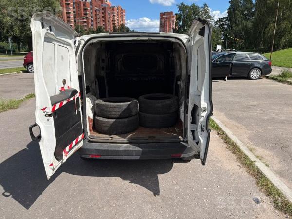 Opel Combo 2014 in Riga, with an engine capacity of 1.60 L and mileage of 271 thousand km for 3000 €, photo 5 on AUTOMOTO.COM.LV