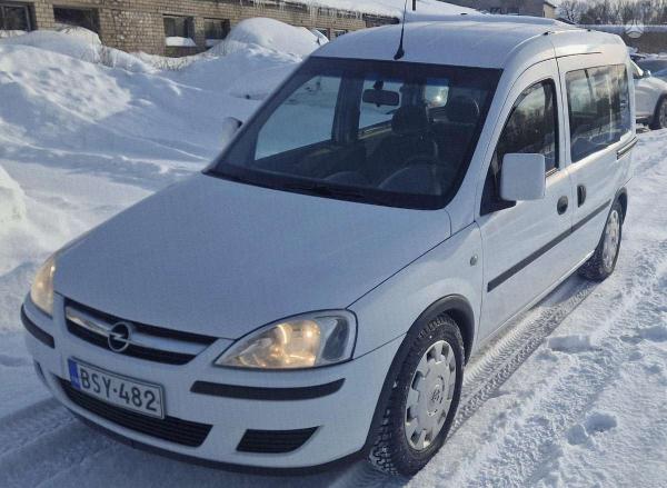 Balts Opel Combo 2010 Klaipėda, ar dzinēja tilpumu 1.30 L un nobraukumu 254 tūkst. km par 2350 €, foto 2 vietnē AUTOMOTO.COM.LV