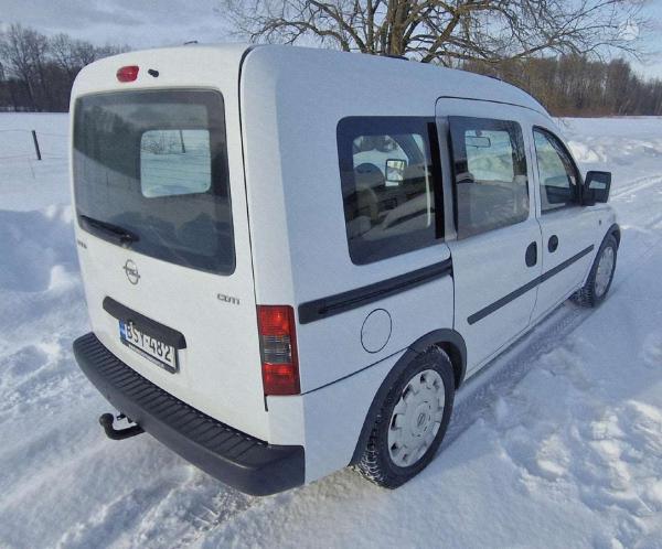 Balts Opel Combo 2010 Klaipėda, ar dzinēja tilpumu 1.30 L un nobraukumu 254 tūkst. km par 2350 €, foto 10 vietnē AUTOMOTO.COM.LV