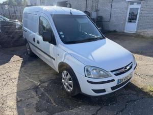 Balts Opel Combo 2010 Telšiai, ar dzinēja tilpumu 1.30 L un nobraukumu 250 tūkst. km par 2239 €, foto  vietnē AUTOMOTO.COM.LV