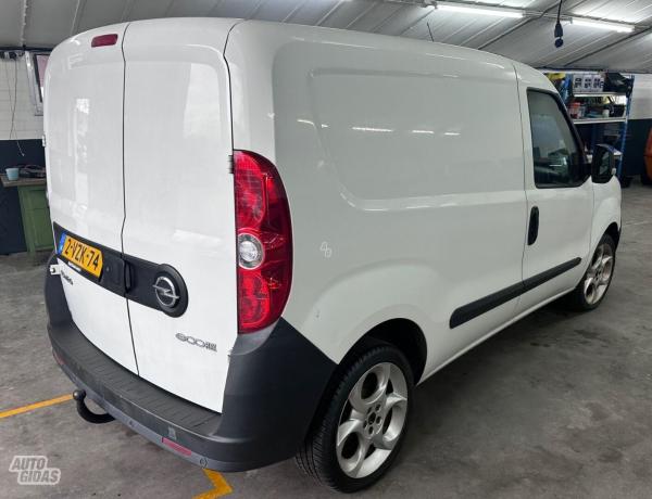 Balts Opel Combo 2012 Ariogala, ar dzinēja tilpumu 1.30 L un nobraukumu 300 tūkst. km par 2800 €, foto 4 vietnē AUTOMOTO.COM.LV