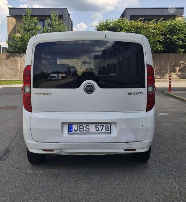 Balts Opel Combo 2015 Kauņa, ar dzinēja tilpumu 1.60 L un nobraukumu 380 tūkst. km par 3500 €, foto 5 vietnē AUTOMOTO.COM.LV