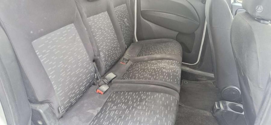 Balts Opel Combo 2015 Kauņa, ar dzinēja tilpumu 1.60 L un nobraukumu 380 tūkst. km par 3500 €, foto 10 vietnē AUTOMOTO.COM.LV