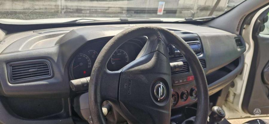 Balts Opel Combo 2015 Kauņa, ar dzinēja tilpumu 1.60 L un nobraukumu 380 tūkst. km par 3500 €, foto 13 vietnē AUTOMOTO.COM.LV
