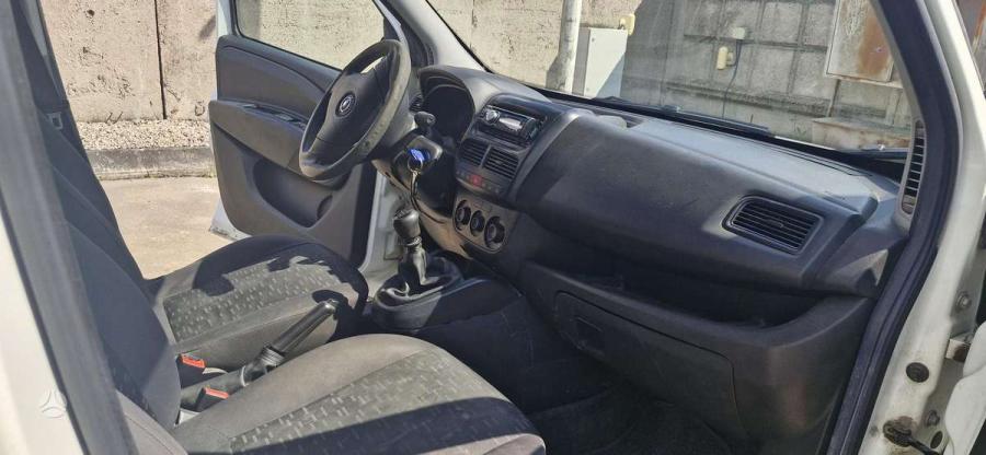 Balts Opel Combo 2015 Kauņa, ar dzinēja tilpumu 1.60 L un nobraukumu 380 tūkst. km par 3500 €, foto 14 vietnē AUTOMOTO.COM.LV