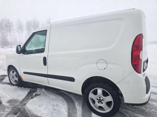Balts Opel Combo 2016 Marijampole, ar dzinēja tilpumu 1.25 L un nobraukumu 147 tūkst. km par 4200 €, foto 3 vietnē AUTOMOTO.COM.LV