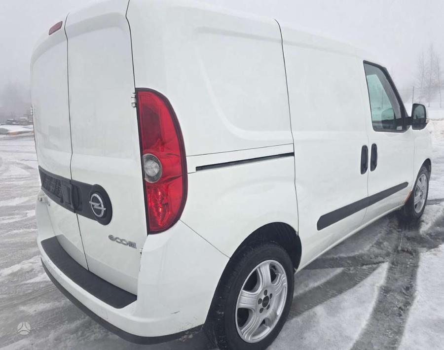 White Opel Combo 2016 in Marijampole, with an engine capacity of 1.25 L and mileage of 147 thousand km for 4200 €, photo 5 on AUTOMOTO.COM.LV