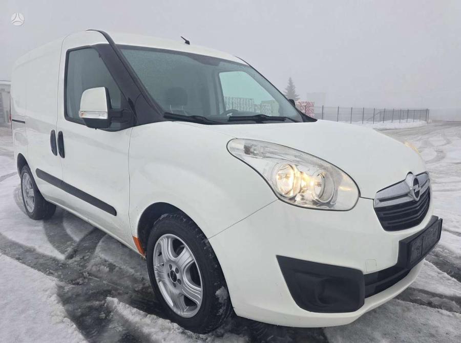 White Opel Combo 2016 in Marijampole, with an engine capacity of 1.25 L and mileage of 147 thousand km for 4200 €, photo 8 on AUTOMOTO.COM.LV