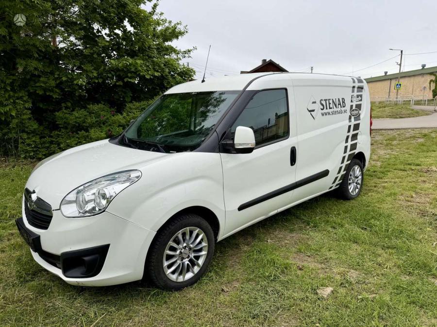 White Opel Combo 2016 in Kaunas, with an engine capacity of 1.30 L and mileage of 168 thousand km for 3800 €, photo 3 on AUTOMOTO.COM.LV