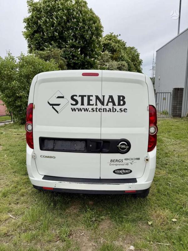 White Opel Combo 2016 in Kaunas, with an engine capacity of 1.30 L and mileage of 168 thousand km for 3800 €, photo 7 on AUTOMOTO.COM.LV