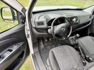 White Opel Combo 2016 in Kaunas, with an engine capacity of 1.30 L and mileage of 168 thousand km for 3800 €, photo 12 on AUTOMOTO.COM.LV