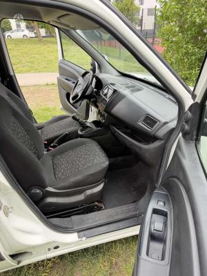 White Opel Combo 2016 in Kaunas, with an engine capacity of 1.30 L and mileage of 168 thousand km for 3800 €, photo 13 on AUTOMOTO.COM.LV