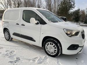 White Opel Combo 2019 in Taurage, with an engine capacity of 1.50 L and mileage of 115 thousand km for 7500 €, photo 5 on AUTOMOTO.COM.LV