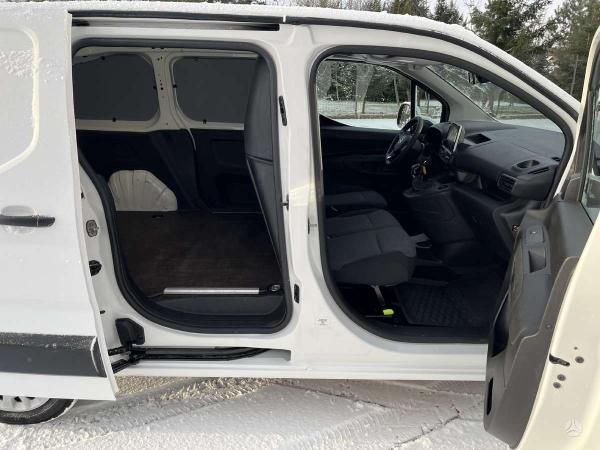 Balts Opel Combo 2019 Tauragė, ar dzinēja tilpumu 1.50 L un nobraukumu 115 tūkst. km par 7500 €, foto 9 vietnē AUTOMOTO.COM.LV