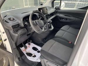 White Opel Combo 2019 in Taurage, with an engine capacity of 1.50 L and mileage of 115 thousand km for 7500 €, photo 11 on AUTOMOTO.COM.LV