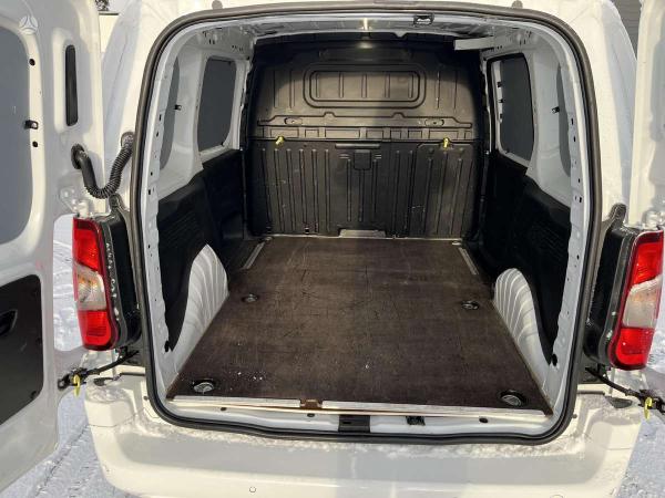 Balts Opel Combo 2019 Tauragė, ar dzinēja tilpumu 1.50 L un nobraukumu 115 tūkst. km par 7500 €, foto 8 vietnē AUTOMOTO.COM.LV