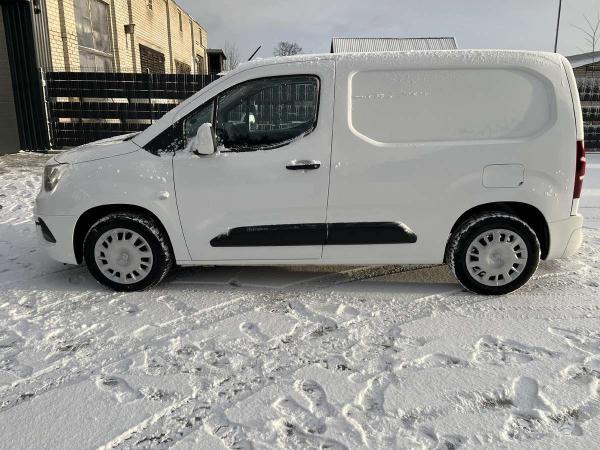 White Opel Combo 2019 in Taurage, with an engine capacity of 1.50 L and mileage of 115 thousand km for 7500 €, photo 2 on AUTOMOTO.COM.LV