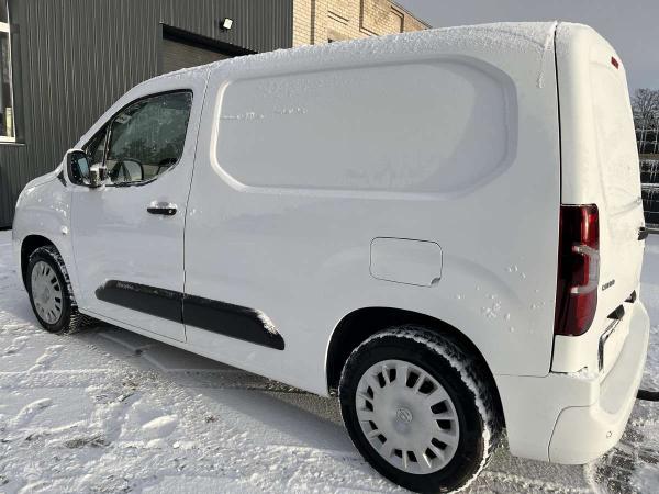 White Opel Combo 2019 in Taurage, with an engine capacity of 1.50 L and mileage of 115 thousand km for 7500 €, photo 3 on AUTOMOTO.COM.LV
