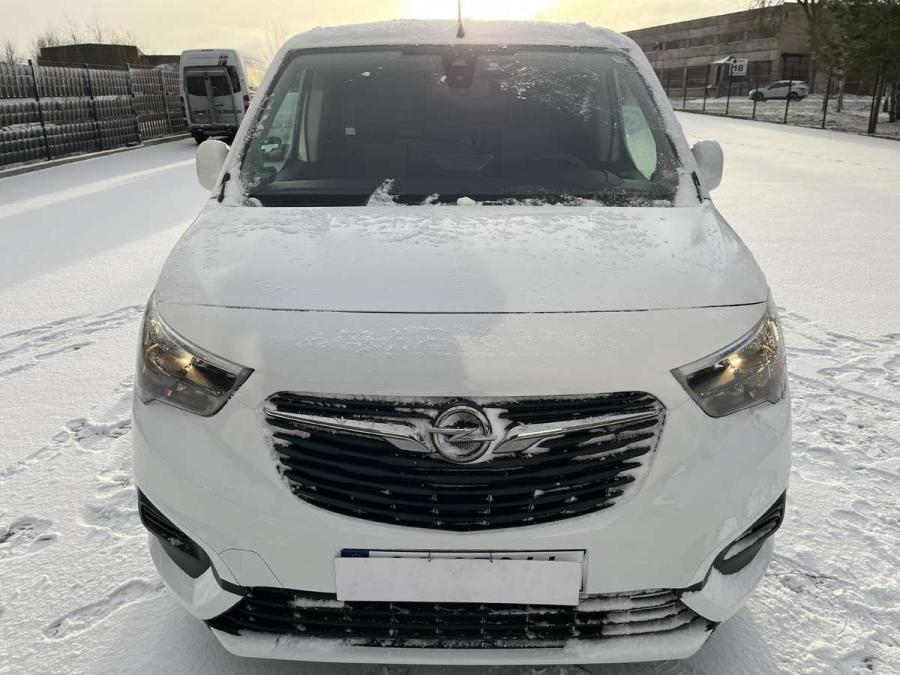 Balts Opel Combo 2019 Tauragė, ar dzinēja tilpumu 1.50 L un nobraukumu 115 tūkst. km par 7400 €, foto 4 vietnē AUTOMOTO.COM.LV
