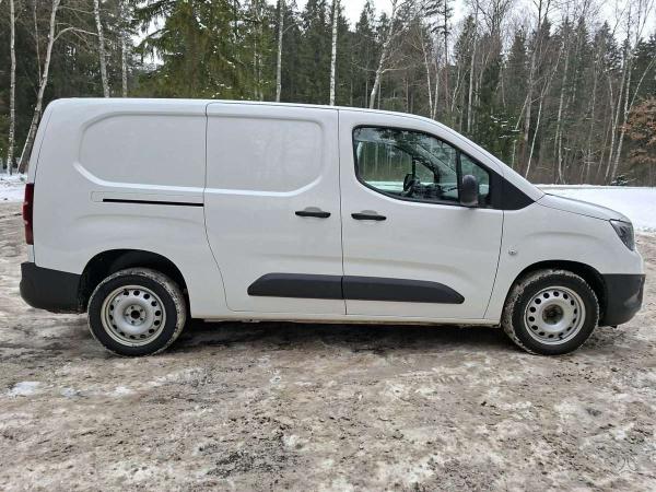 Balts Opel Combo 2019 Alīta, ar dzinēja tilpumu 1.50 L un nobraukumu 269 tūkst. km par 7600 €, foto 4 vietnē AUTOMOTO.COM.LV