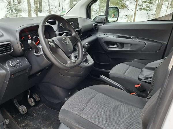 Balts Opel Combo 2019 Alīta, ar dzinēja tilpumu 1.50 L un nobraukumu 269 tūkst. km par 7600 €, foto 7 vietnē AUTOMOTO.COM.LV