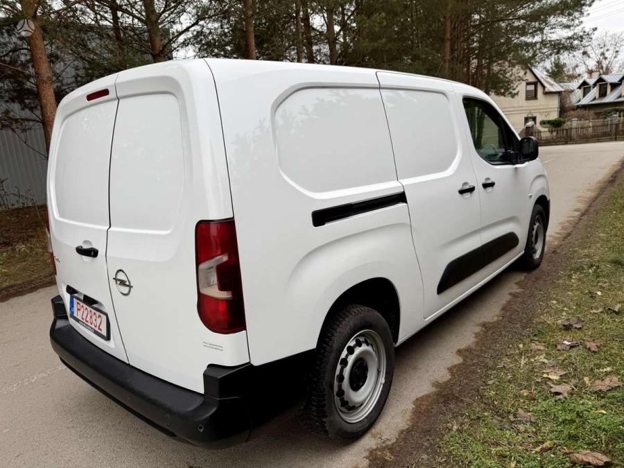 Balts Opel Combo 2022 Kauņa, ar dzinēja tilpumu 1.50 L un nobraukumu 131 tūkst. km par 9800 €, foto 5 vietnē AUTOMOTO.COM.LV