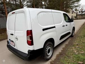 White Opel Combo 2022 in Kaunas, with an engine capacity of 1.50 L and mileage of 131 thousand km for 9999 €, photo 4 on AUTOMOTO.COM.LV