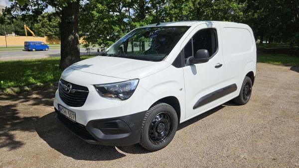 Balts Opel Combo 2022 Kauņa, ar dzinēja tilpumu 1.50 L un nobraukumu 94 tūkst. km par 12705 €, foto 2 vietnē AUTOMOTO.COM.LV