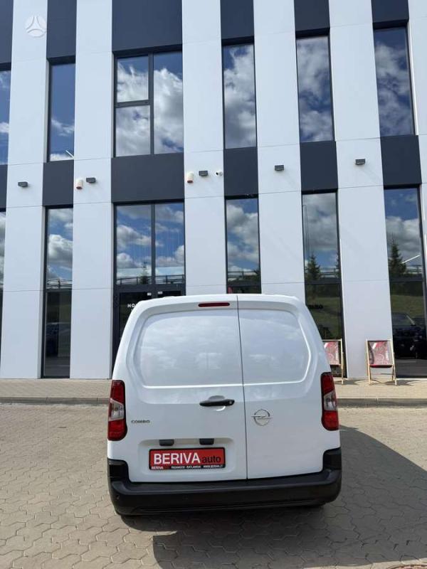 Balts Opel Combo 2022 Viļņa, ar dzinēja tilpumu 1.50 L un nobraukumu 197 tūkst. km par 11400 €, foto 6 vietnē AUTOMOTO.COM.LV