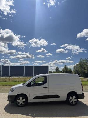 Белый Опель Комбо груз.-пасс. 2022 в Вильнюс, объемом двигателя 1.50 л и пробегом 197 тыс. км за 11400 €, фото 18 на AUTOMOTO.COM.LV